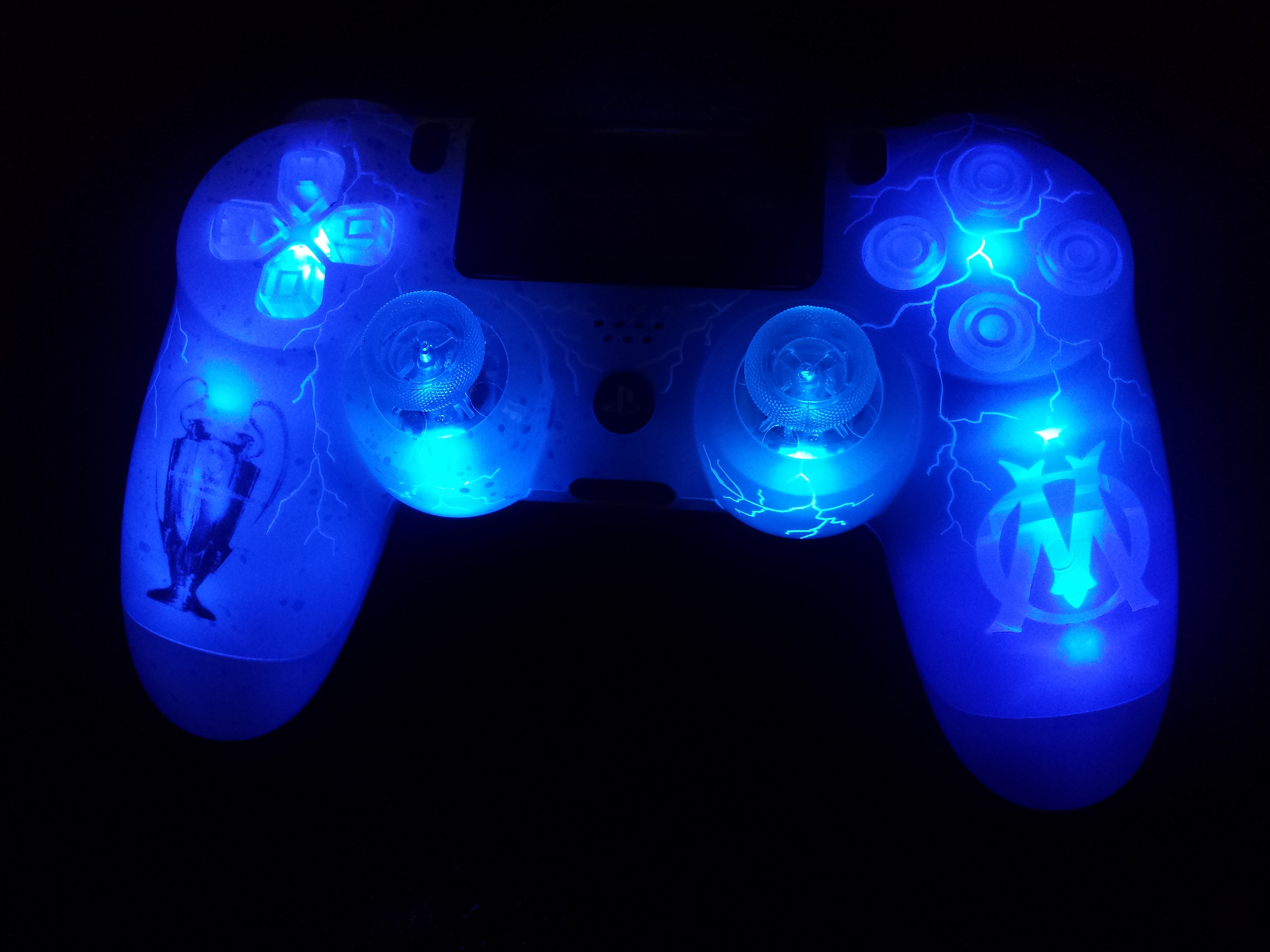 Créations | France | Custom's 64 manette ps4 personnalisée