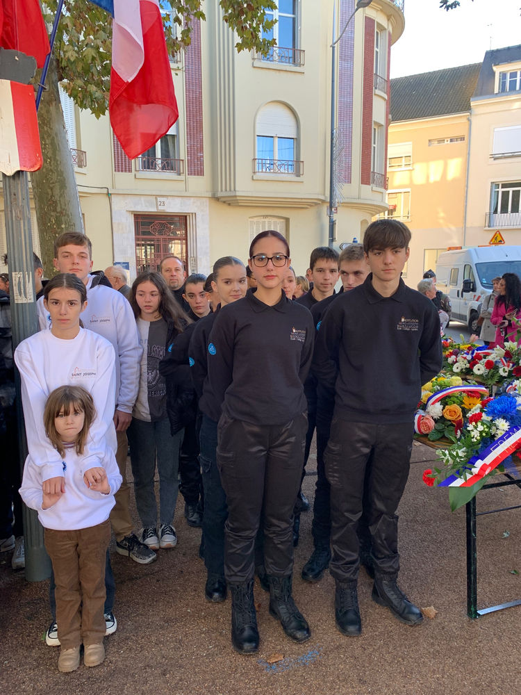 Cérémonie du 11 novembre, Avenue Marx Dormoy.