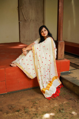 Manjadi Saree | KeralaSaree by Swethhttps://www.keralasaree.com/product ...