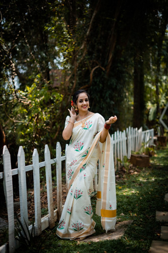 Chethi Poo (Bunch) | KeralaSaree by Swethhttps://www.keralasaree.com ...