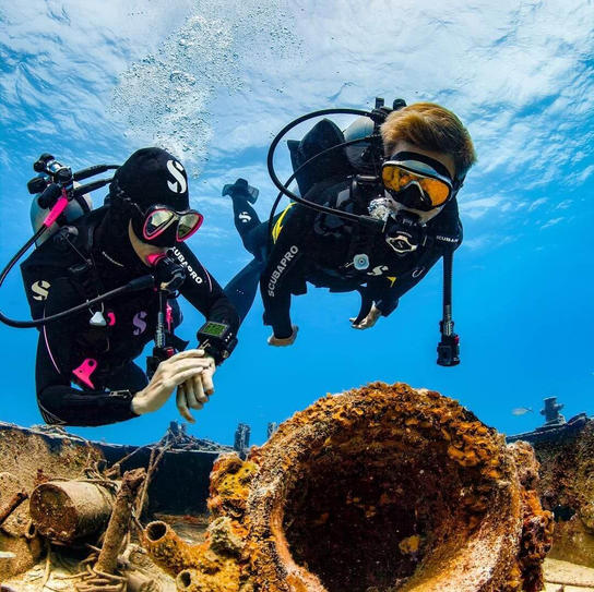 Gulf Coast Divers | SCUBA Lessons | SCUBA Equipment | Tampa Bay