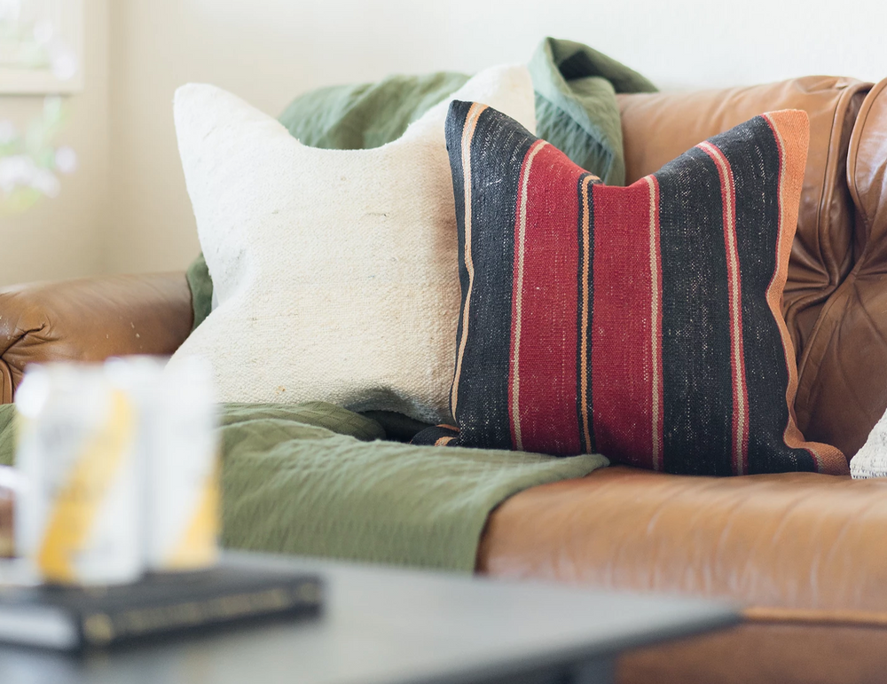 A Quick Guide to the Perfect Throw Pillows