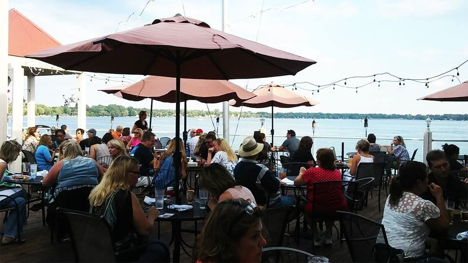 5 BEST Lakefront Dining Spots in the Lakes Area