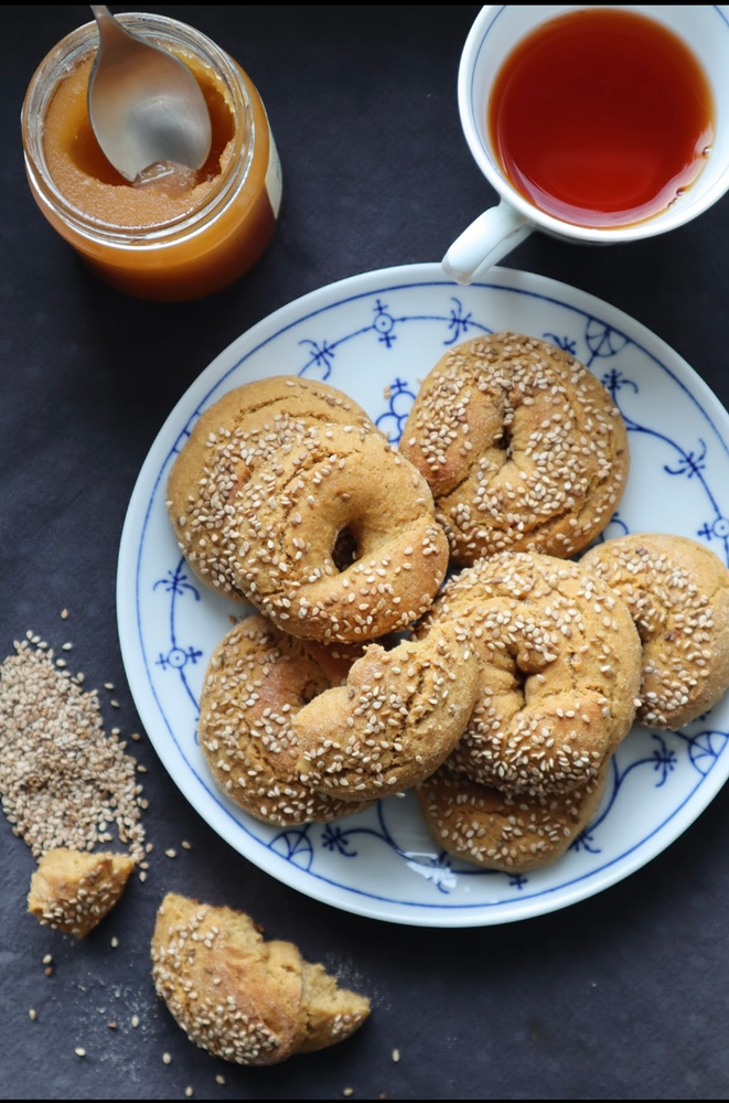 Kaak bi simsum "cookies with sesame"