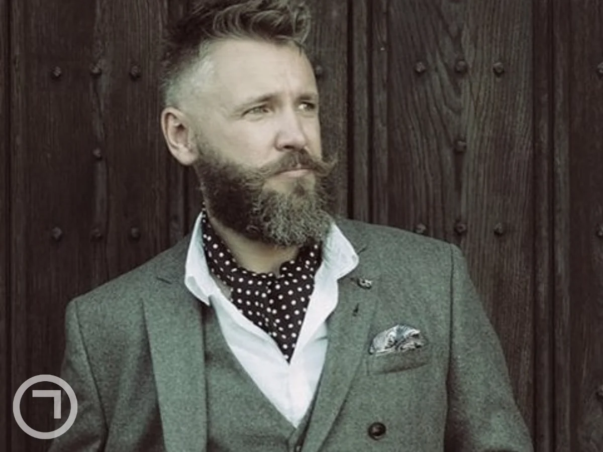 Mastering Men's Neckwear: A Guide to Different Types of Ties