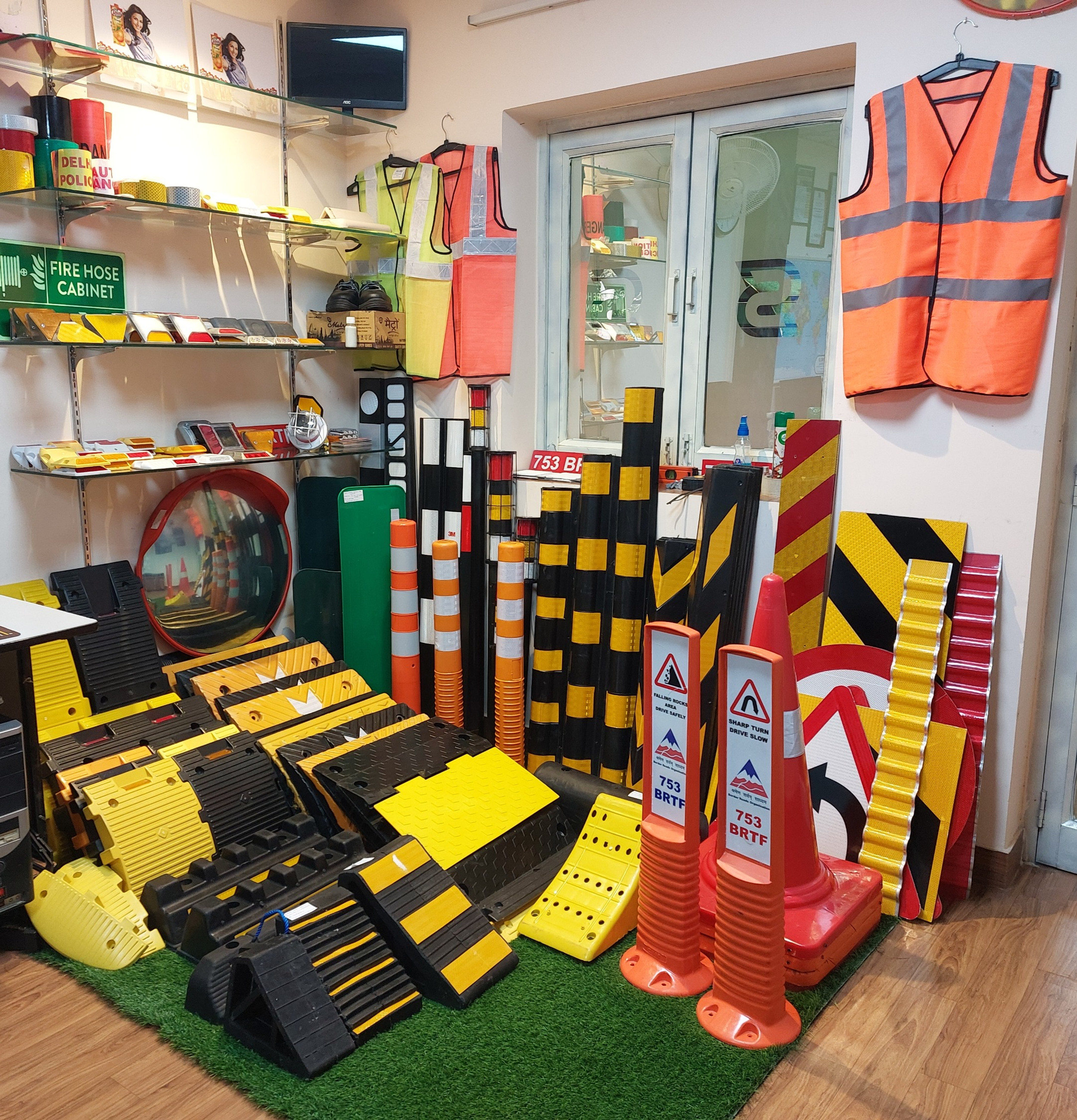 Road Safety Products | Signxpress India