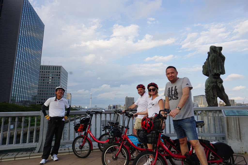 Cycling Holiday Tokyo | E-bike 3 hours Tokyo tour.