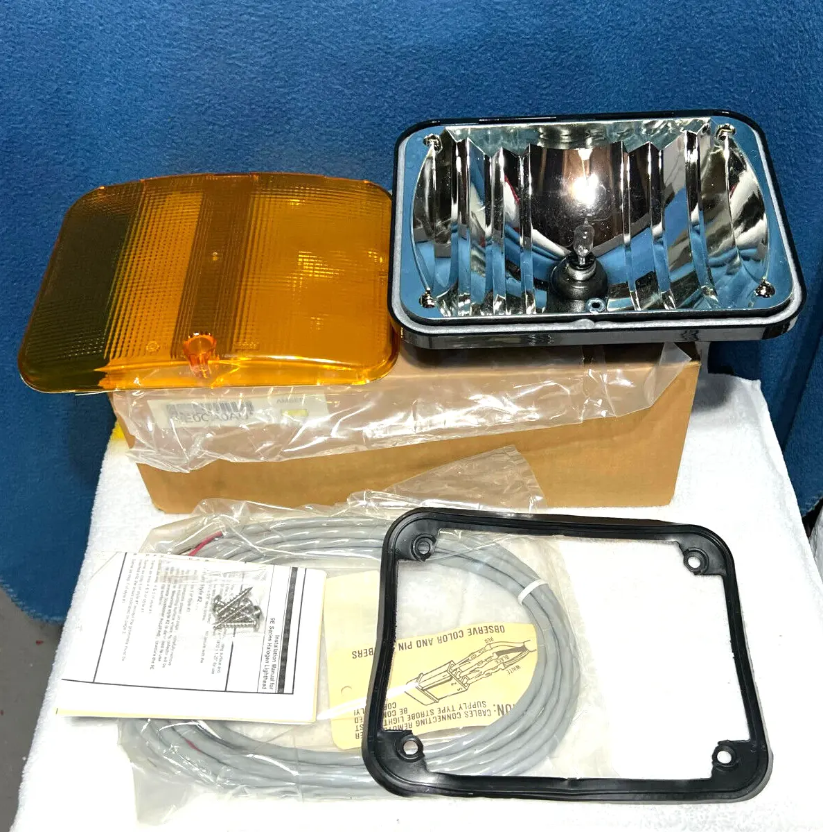Whelen 9E Halogen Light Kit - 9E0CA0AU (Amber) | Lightbar Salvage