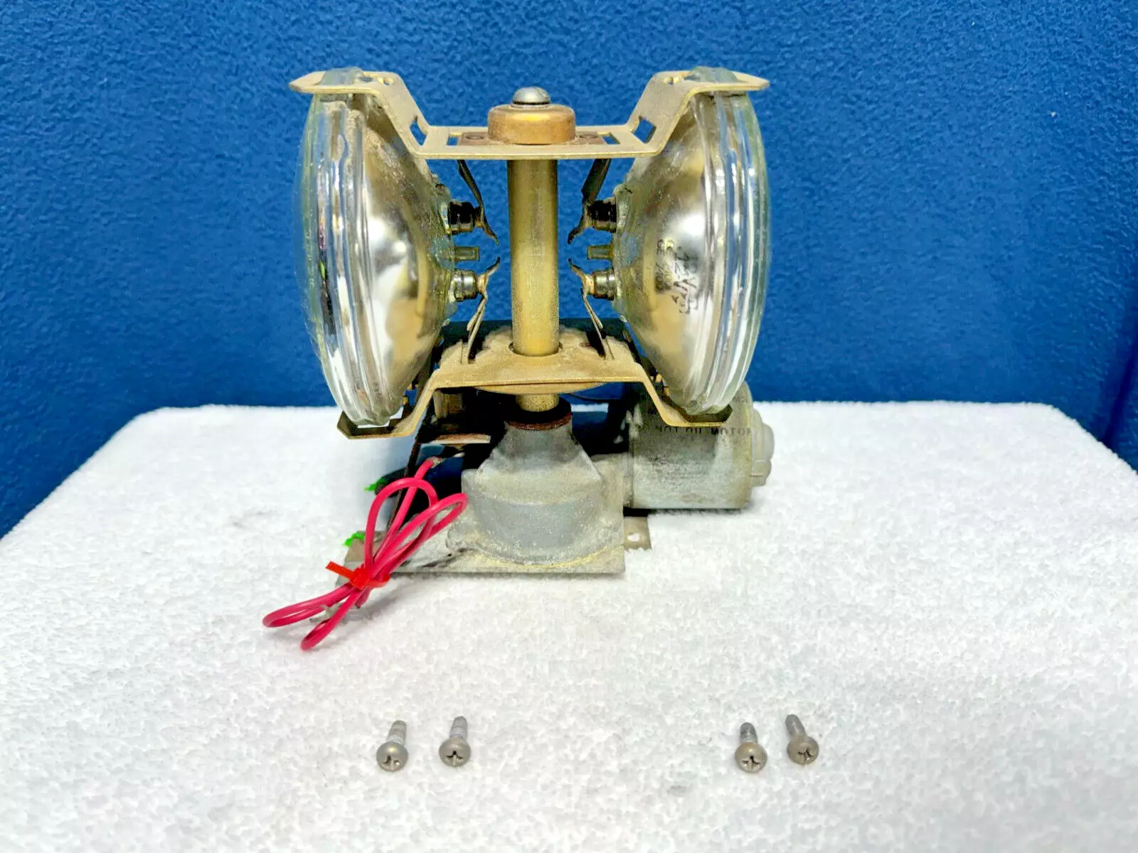 Signal-Stat Dual Comm Lightbar Model 9681 - PAR36 Rotator Assembly ...