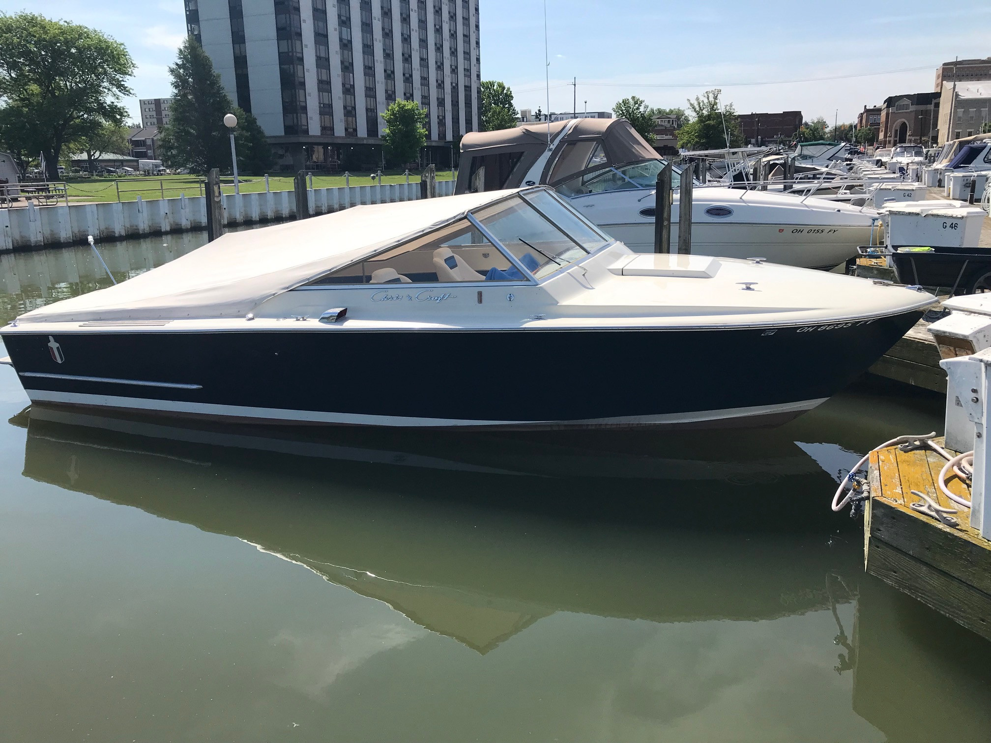 Rare 19 70 25 Lancer twin 150 hp 225 in.³ V-6 engines With 3 ...