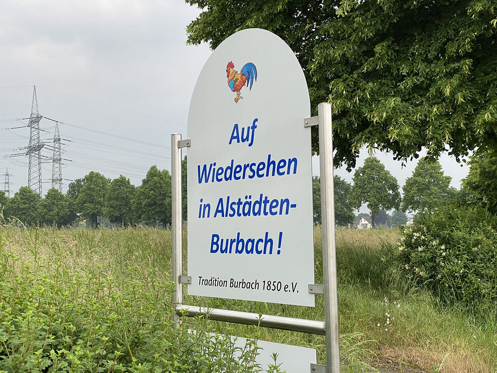 Runderneuerte Ortsschilder