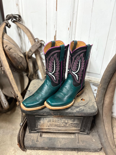 Ariat Ladies Futurity Colt Narrow Cutter Toe Boot | The Cowboys Choice