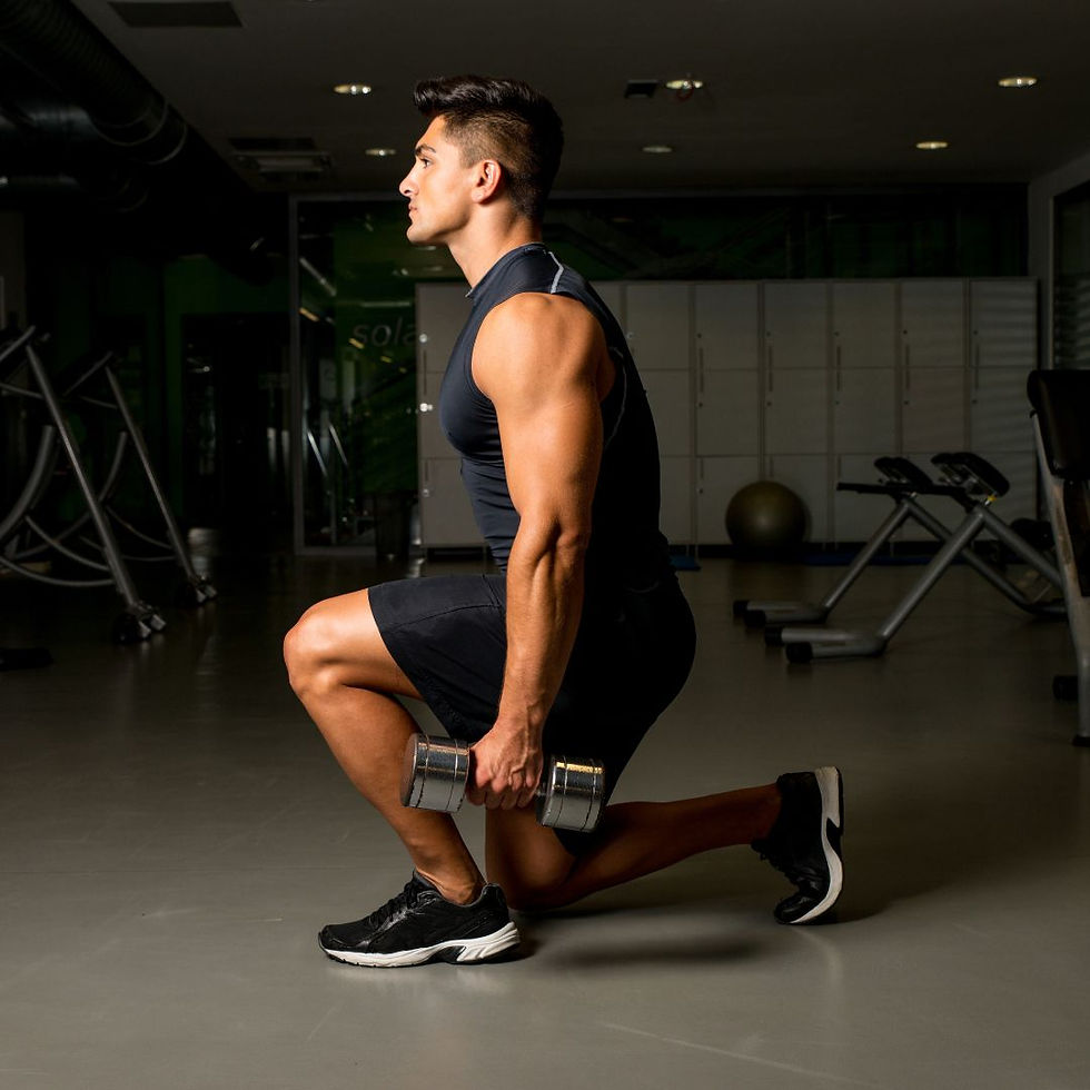 Afundo com Halteres: Para que Serve, Como Fazer e Músculos Trabalhados