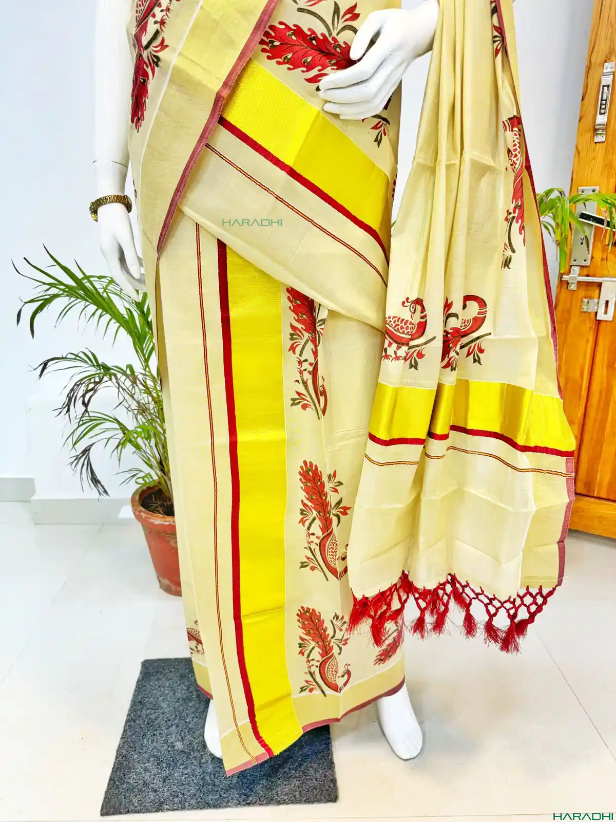 Mayura Designer Maroon Tussel Tissue Set Mundu | HARADHI