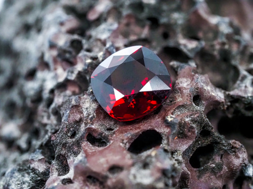 SPINEL | | 2.97cts | Dodeca Diamonds