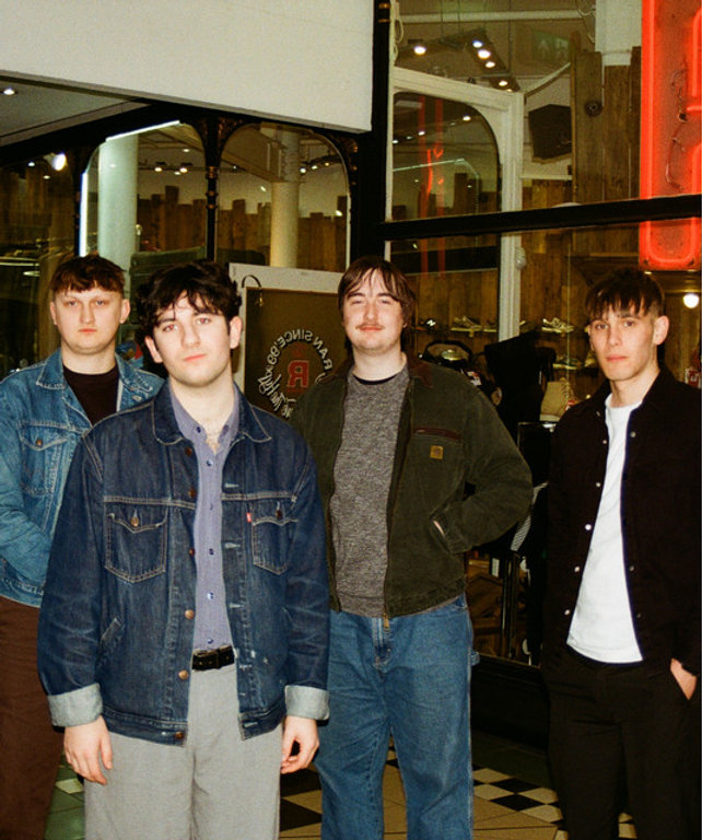Manchester Indie newcomers People Person release powerful single 'Footing'!