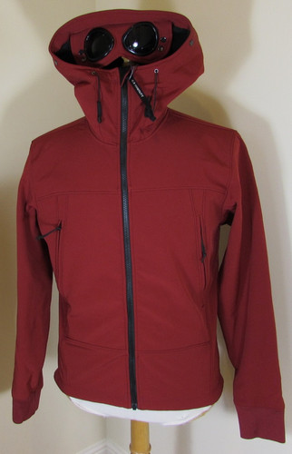 15WCPUF02258 C.P. Company Soft Shell Goggle Hood Jacket in Red (585 ...