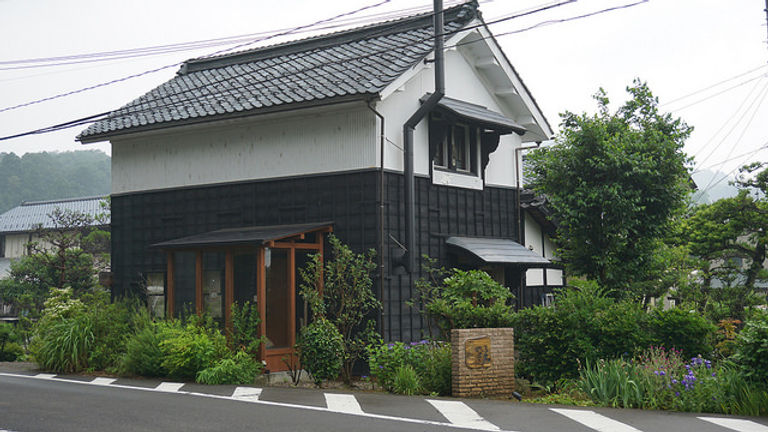 The Complete Guide to Yakisugi (Shou Sugi Ban)