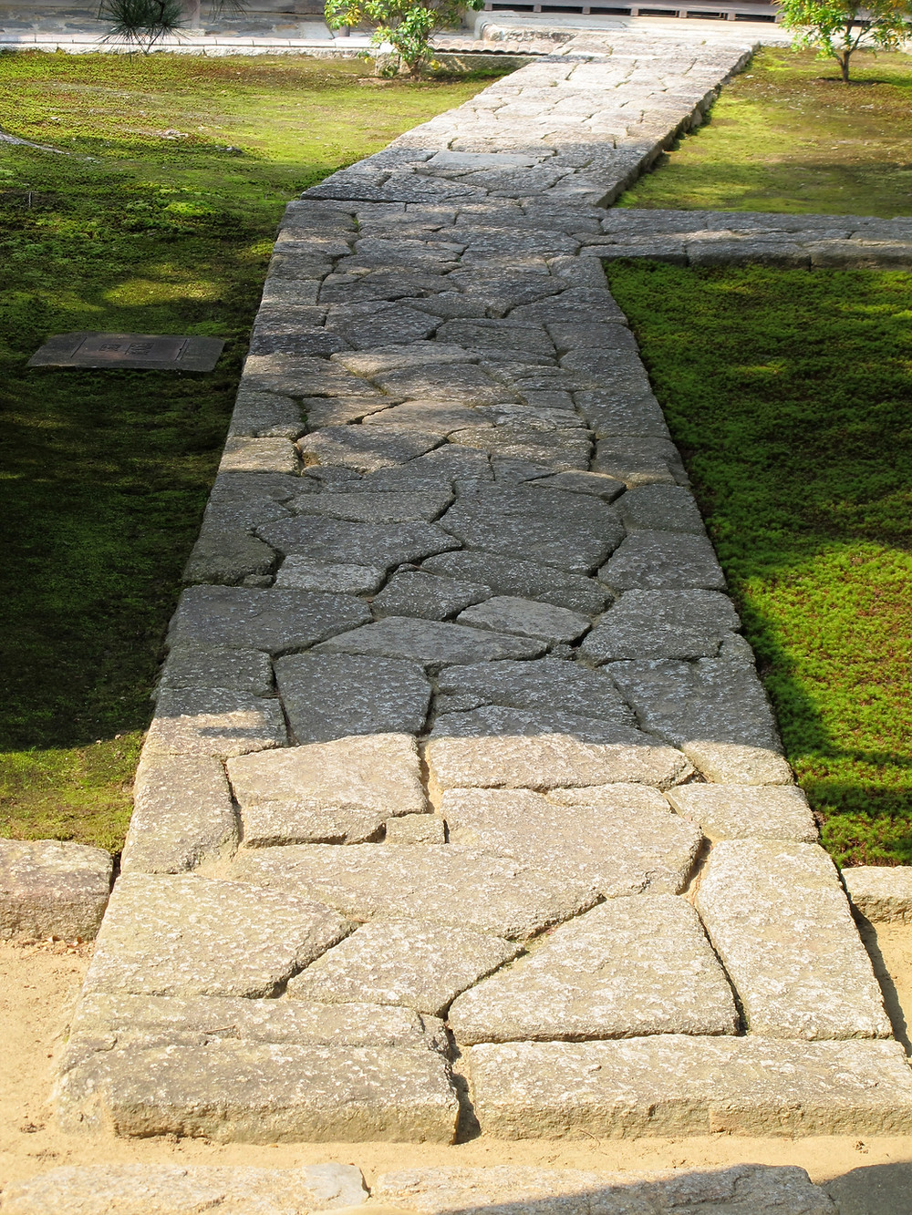 What kinds of rocks are used in Japanese gardens?