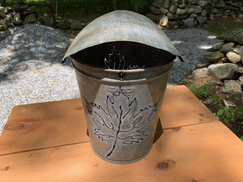 Double-Sided Maple Leaf Detail Sap Bucket with Cover | Green Mtn Backyard