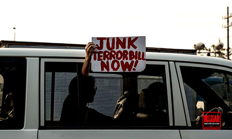 Mga negosyante sa ‘Pinas, tutol sa Anti-terror bill Mga negosyante sa ‘Pinas, tutol sa Anti-terror bill