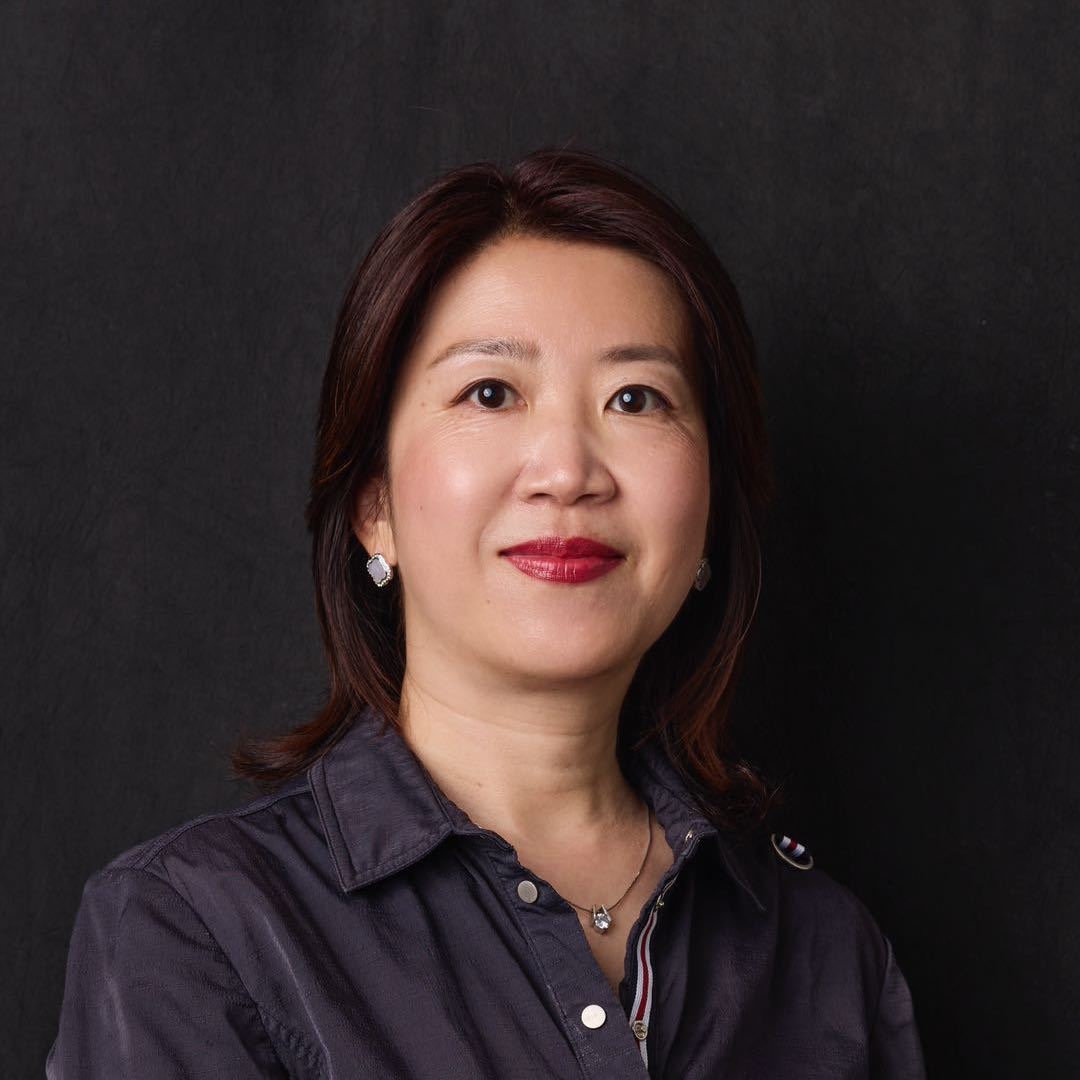 Helen Ye | Gold View