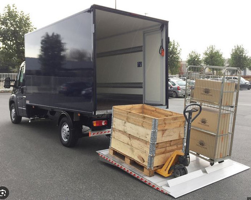 Streamlined Tailgate-Optional Delivery Solutions | best-it-services