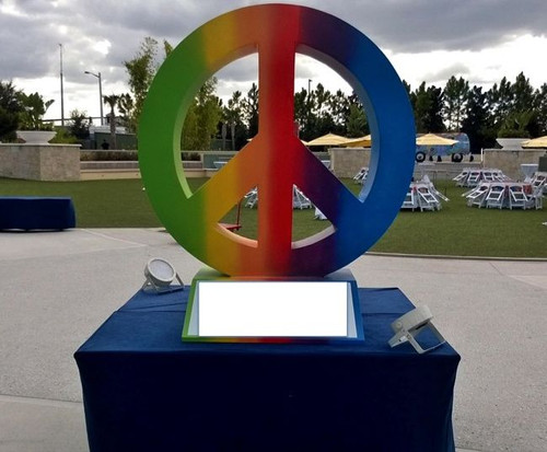 Peace Sign Statue | Florida Fresh Events
