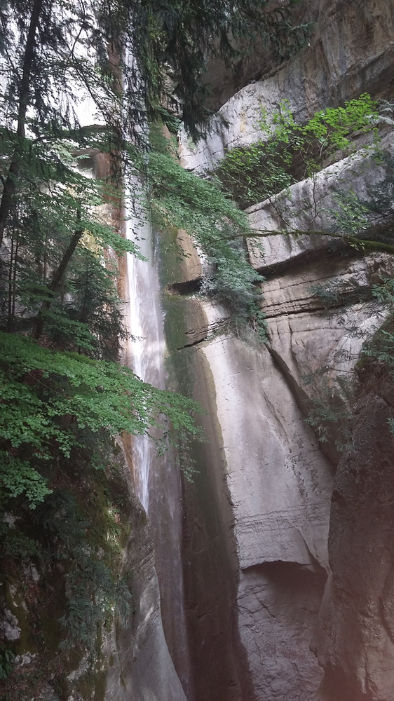 Angon waterfall - Taxi Annecy Genève - Taxi Massingy