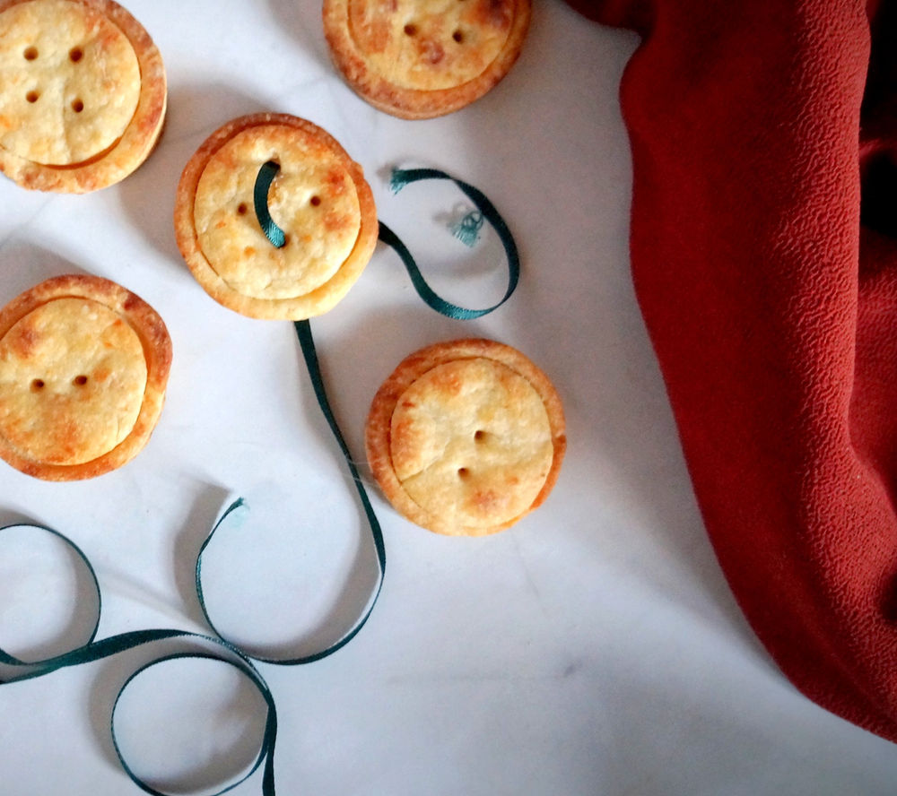 How To Make Those Button Biscuits You Keep Seeing