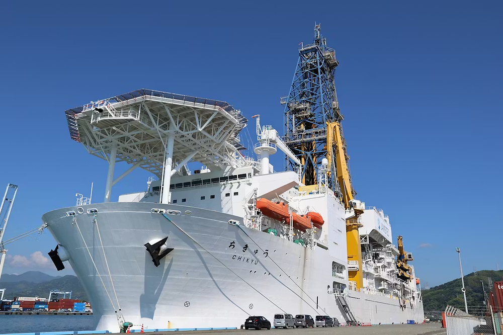 南鳥島レアアース26年試掘