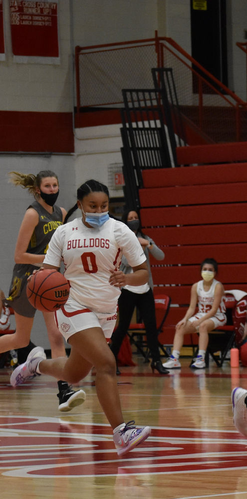Lady Bulldogs Start Their Season With an Impressive Win