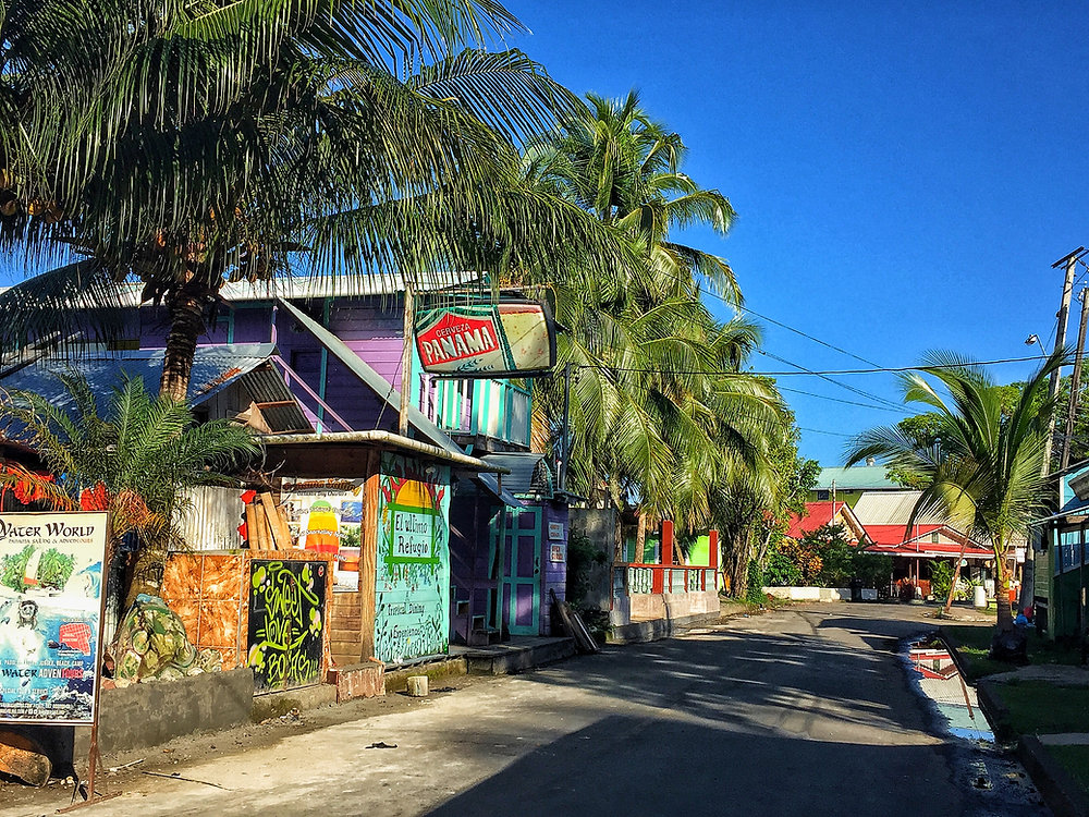 Panama: Floating Doctors