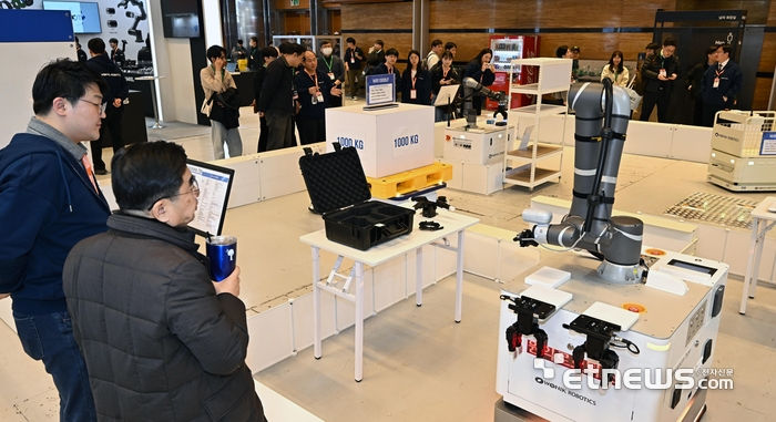 원익로보틱스, 자율이동조작로봇·로봇 손 프로그램 공개 | Wonik Robotics