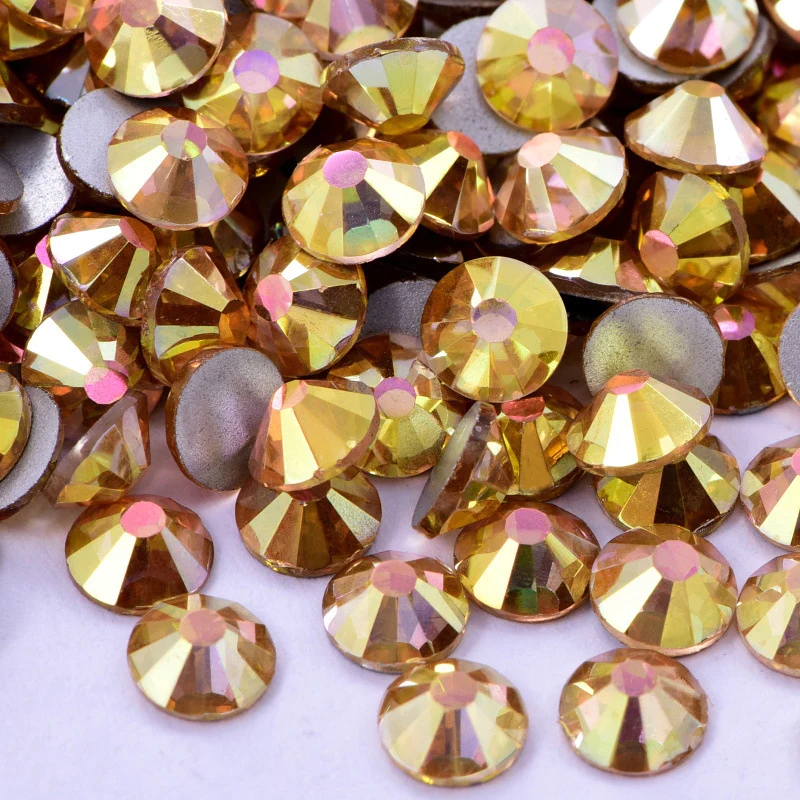 Noble Collection (14 Cut) | Royal Rhinestones | Texas USA