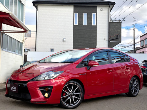 TOYOTA PRIUS - GS TOURING | Inoutgarage.net
