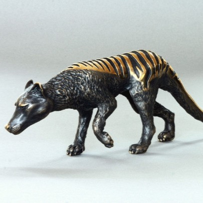 Thylacine Walking Large | jakemikoda