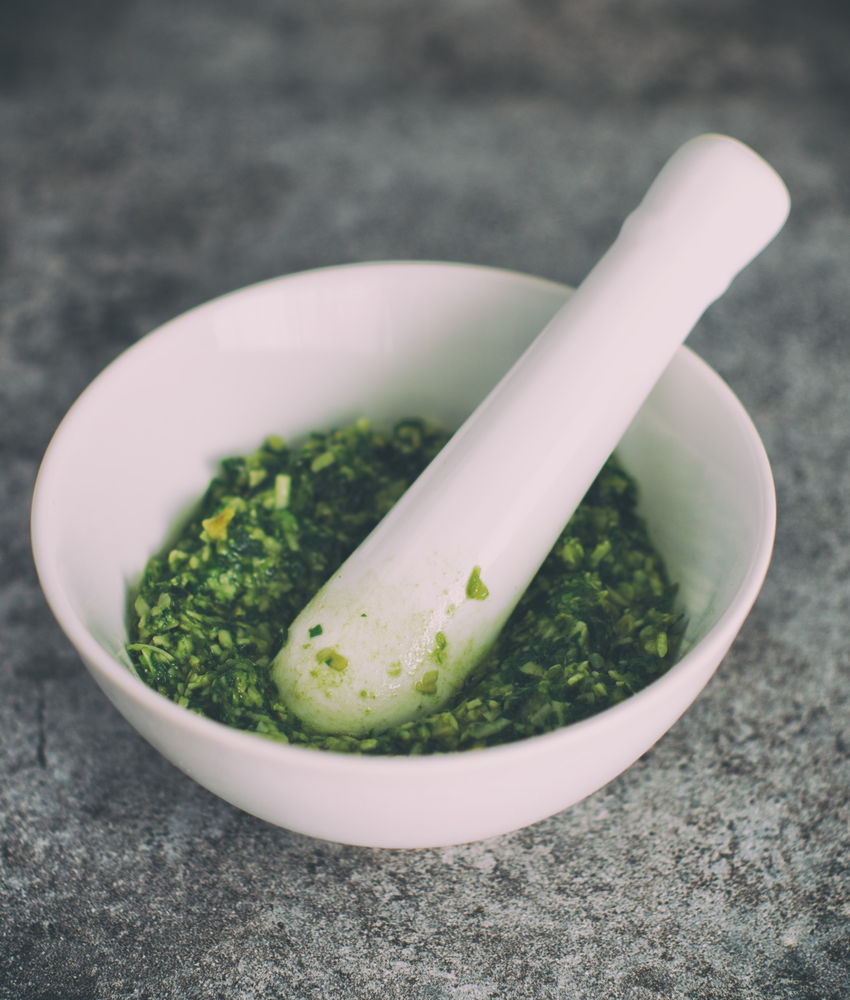 BASILIKAN ja TULSIN TERVEYSVAIKUTUKSISTA & SISILIALAINEN PESTO RESEPTI