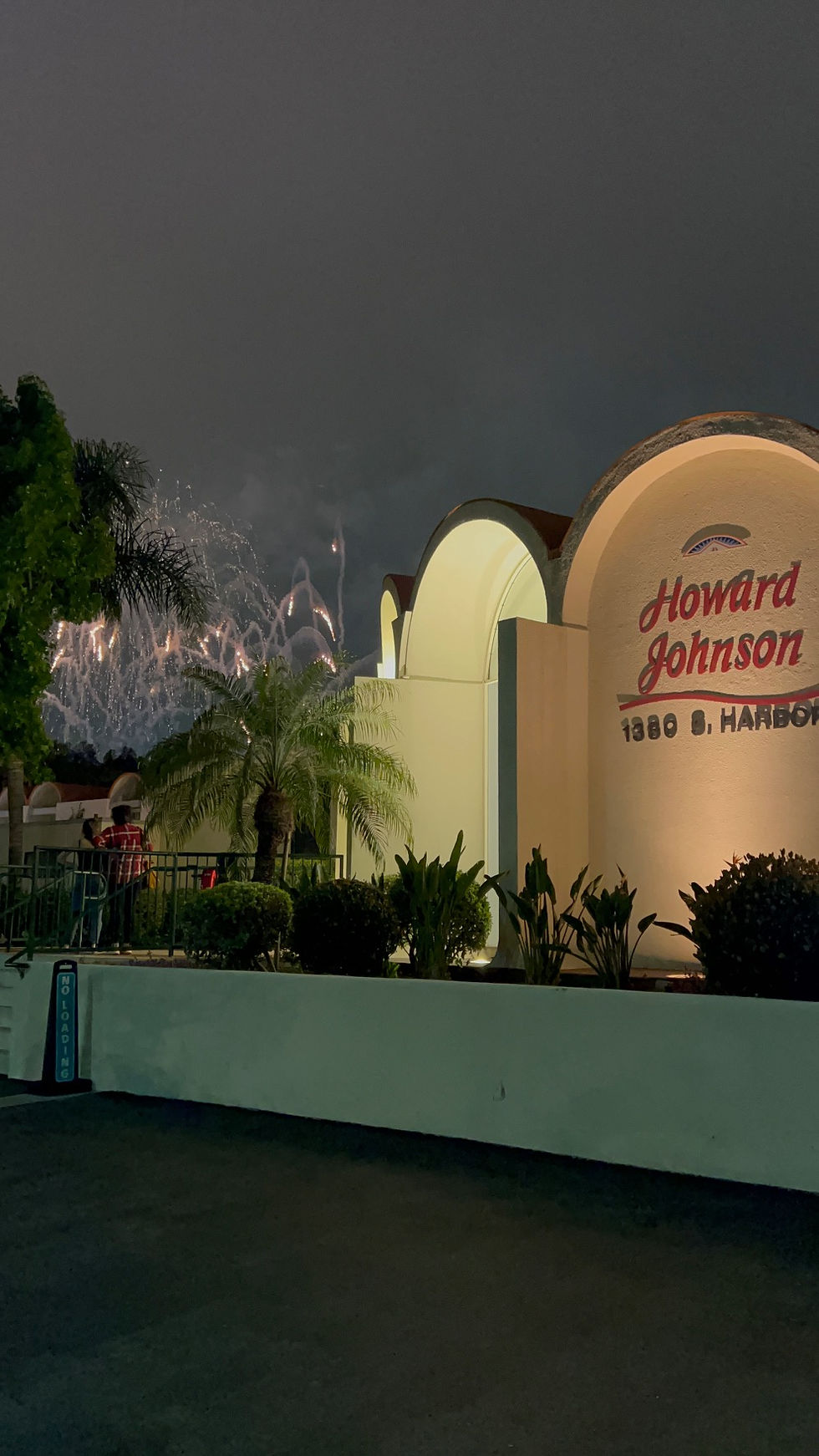 Splash-tastic Adventure: A Weekend at the Howard Johnson Anaheim Hotel ...