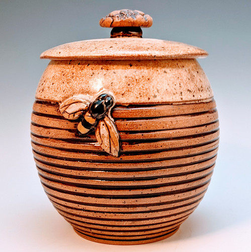 Bee hive jar | Dirty Dog Pottery