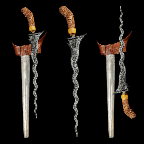 Antique, and spiritually powerful Parung Sari keris, kris - Ganggeng ...