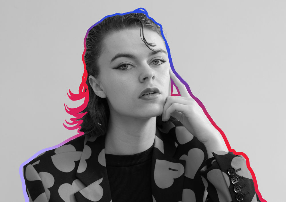 Ellie Dixon Showcases Her Impressive Versatility On New Track Sucker