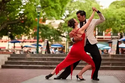 Argentine Tango - Dance Classes in Dubai - Gift Voucher - Ithara.ae