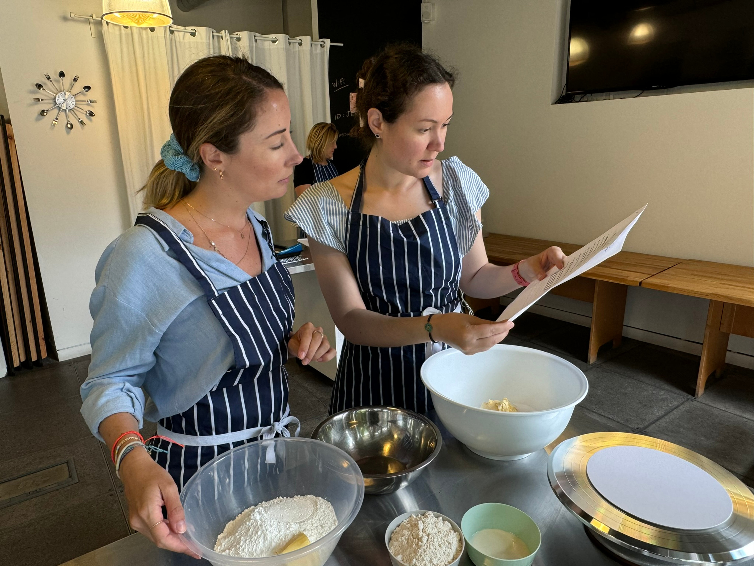 Baking Team Building Experience London | The Great Cake-off Challenge ...