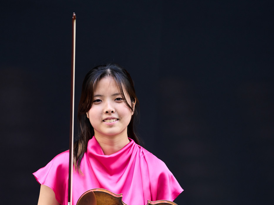 Hana Chang | violin