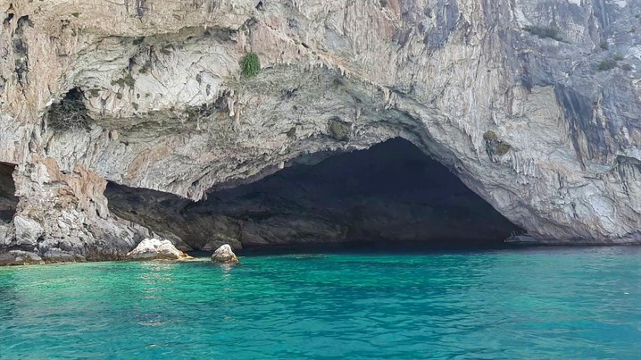 Papanikolis cave | Meganisi | Visit Meganisi