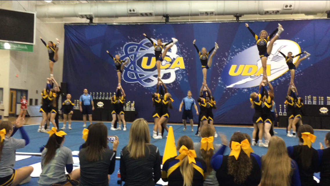 2016-2017 Season | DWHS Cheer