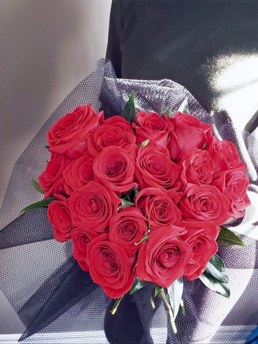 Classic 2 Dozen Long Stem Roses | casadeifiori