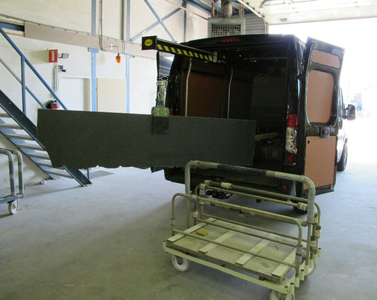 Heavy-Duty EasyLoad Hoist | National Fleet Products