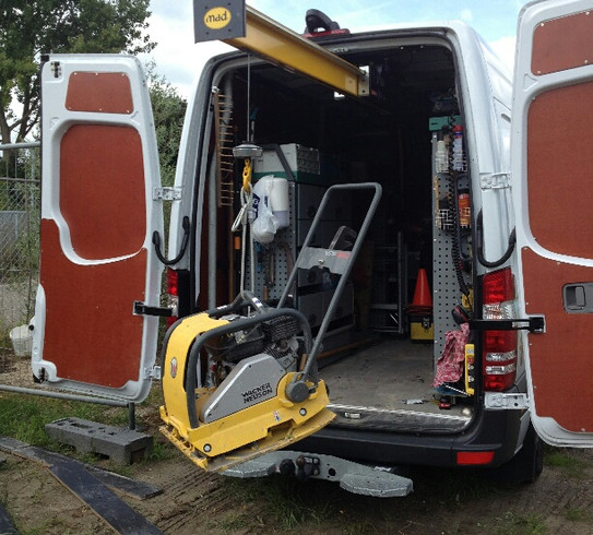 Light-Duty EasyLoad Hoist | National Fleet Products